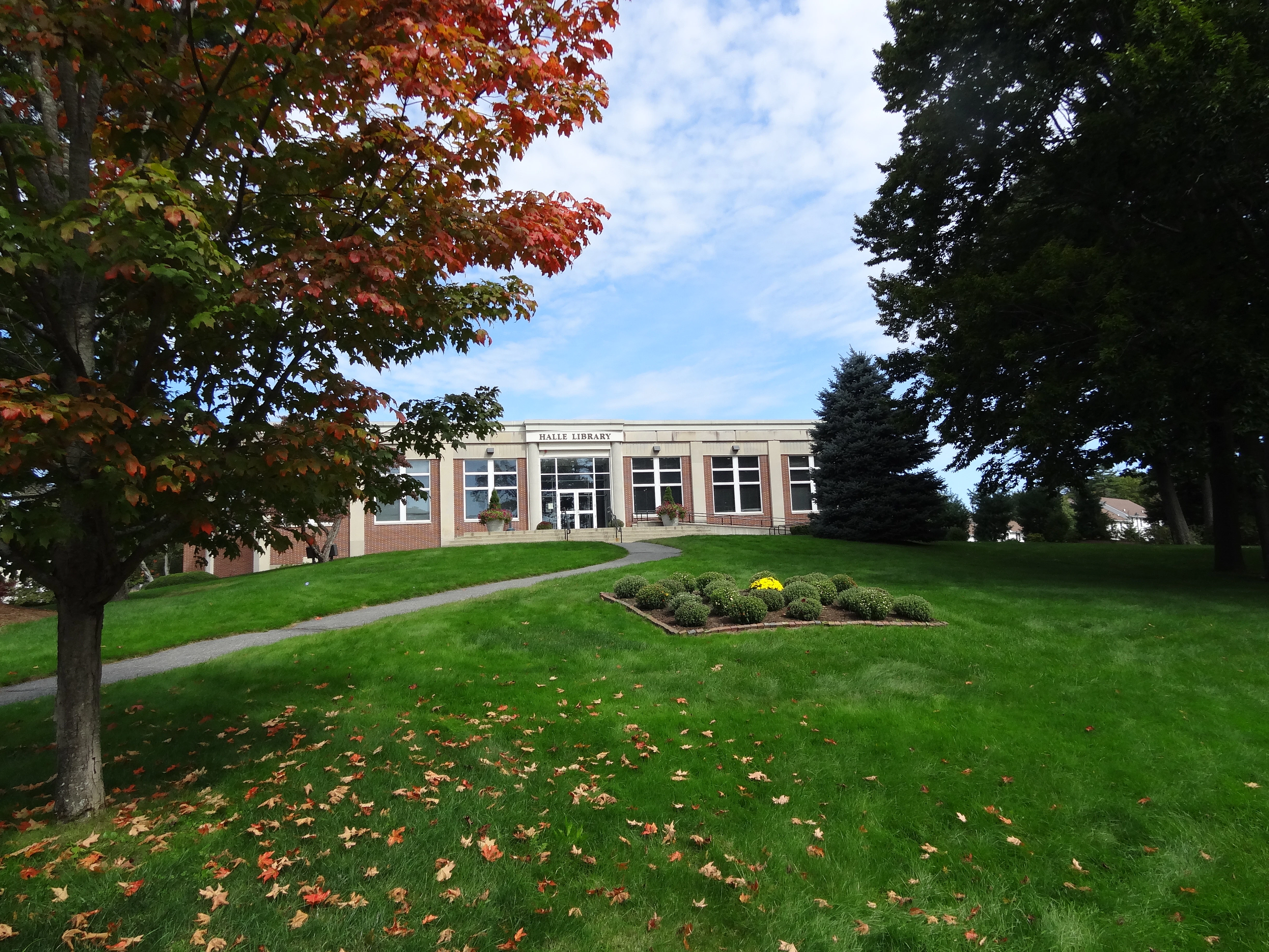 Where is Endicott College located?